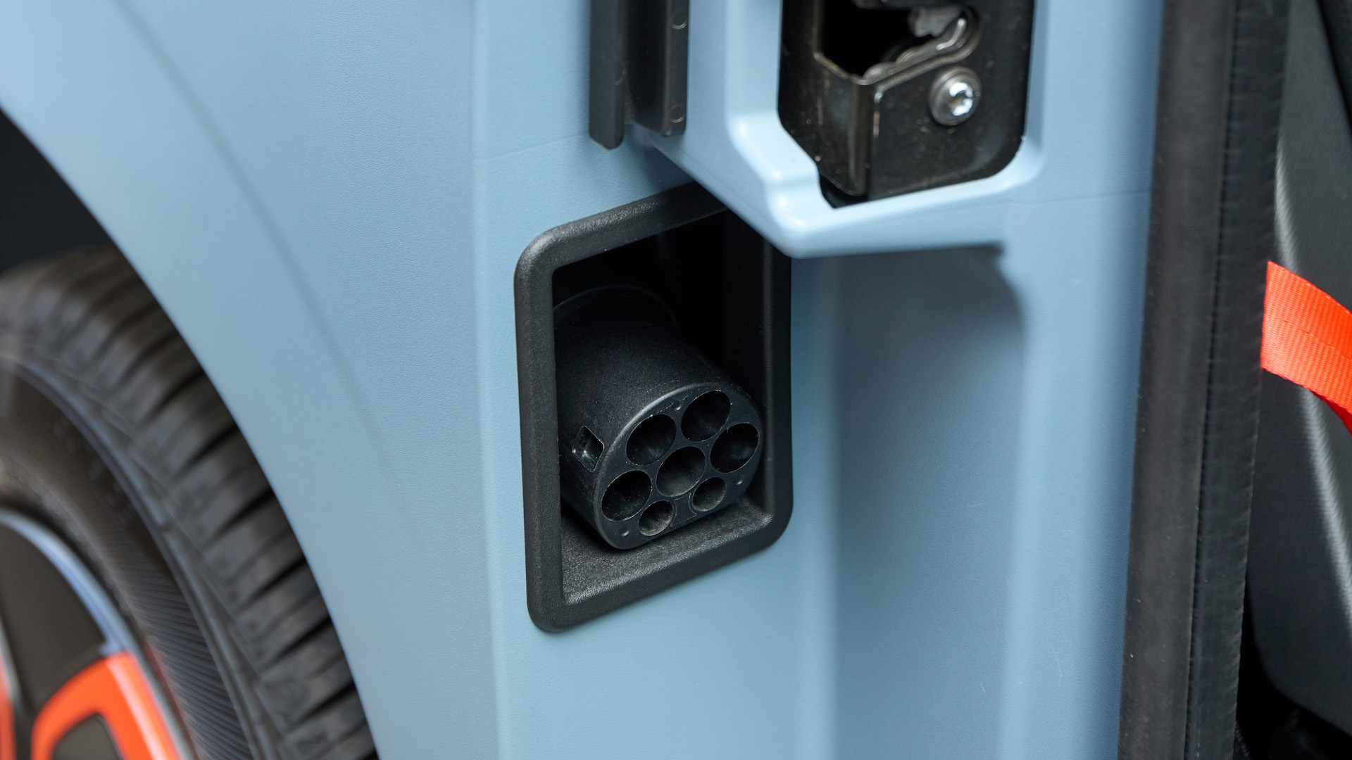 Citroen ami charging store